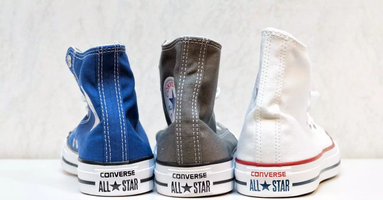 Tres zapatos Chuck Taylor Converse All-Stars que representan diferentes tipos de TDAH