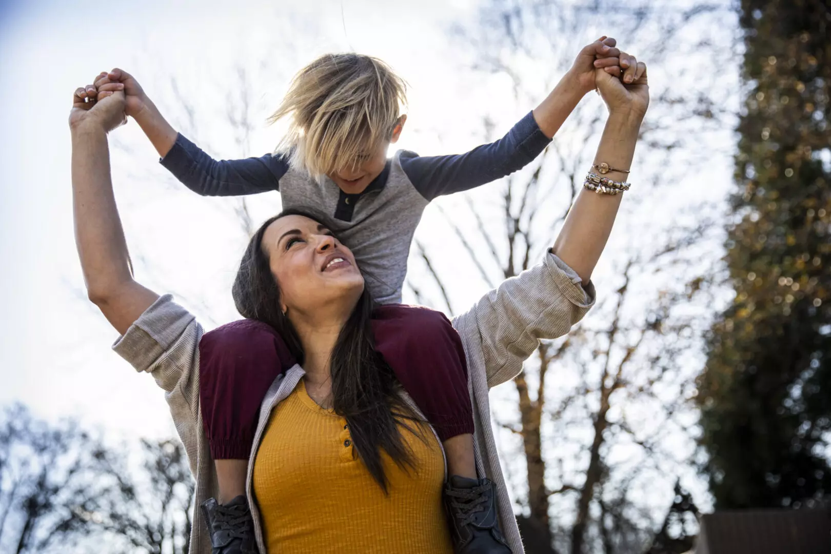 Mamă cu autism, copil cu ADHD: legături de familie neurodivergente