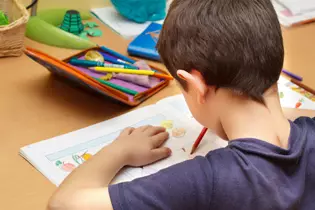 Só para os profesores: 5 consellos para axudar aos nenos con TDAH a manterse organizados