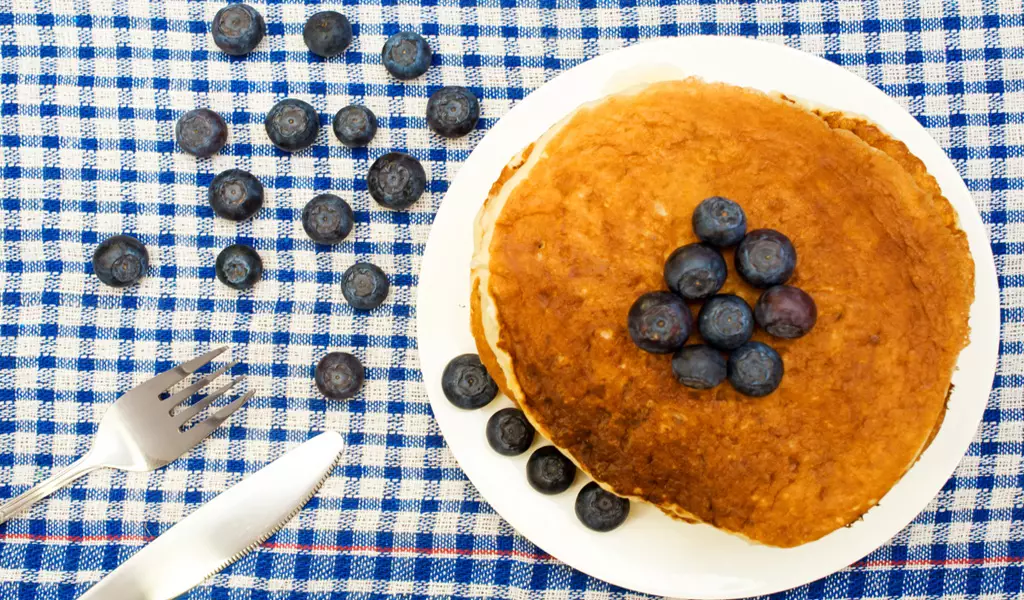 Pancake karo blueberries nggawe sarapan apik kanggo remaja karo ADHD