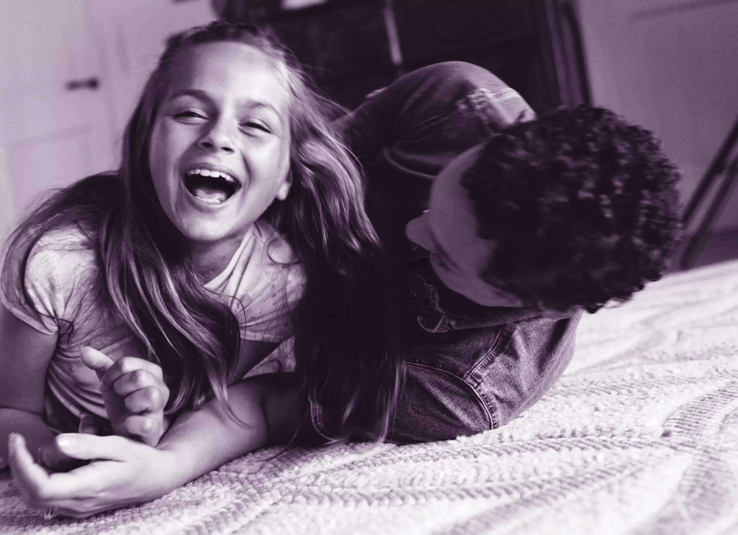 Hogyan csökkentheti a humor az otthoni stresszt, és erősítheti meg a kapcsolatot ön és AD/HD gyermeke között.