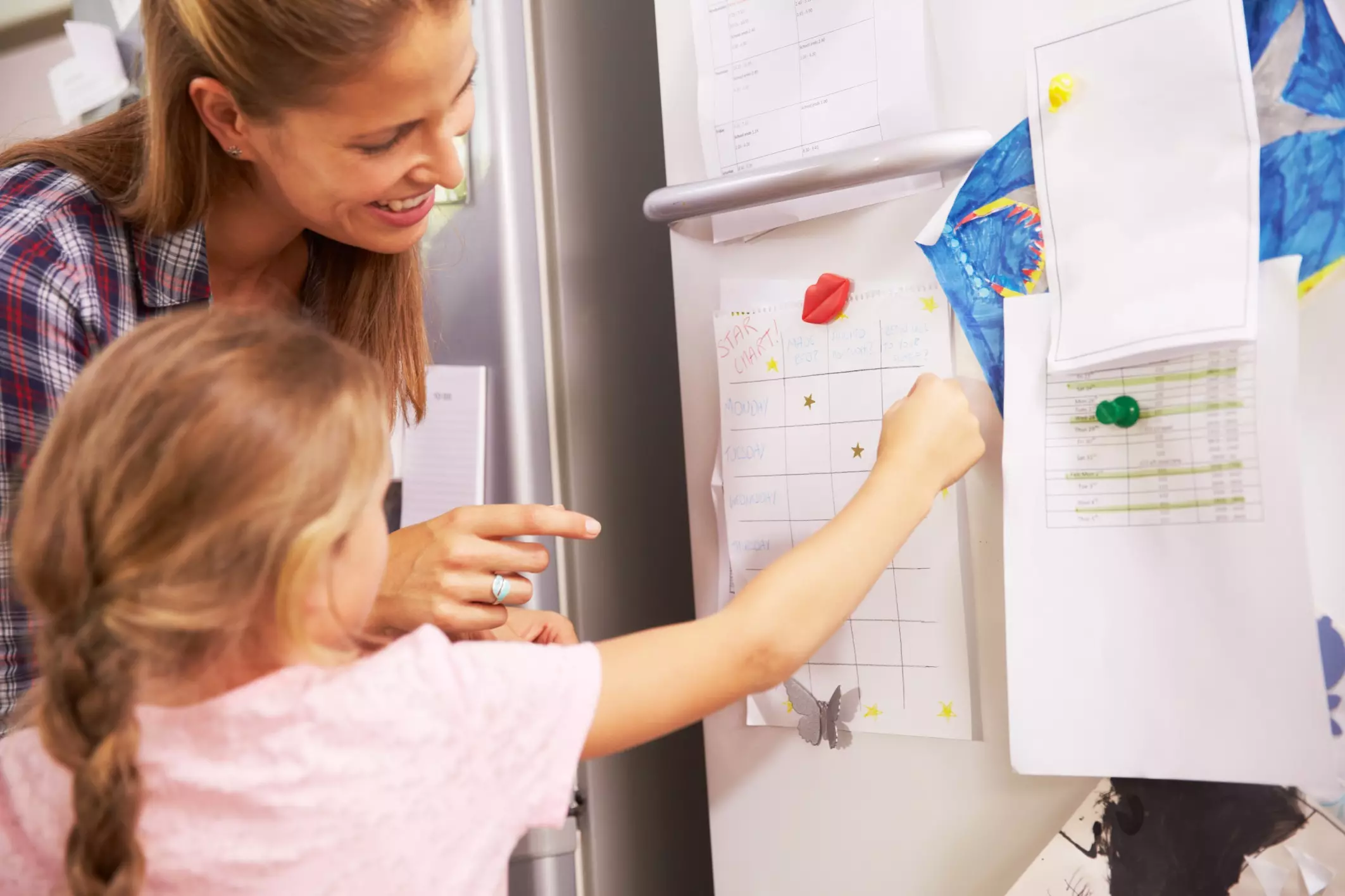 Niños con TDAH y tareas domésticas: enseñarle a limpiar su habitación