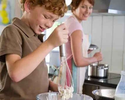 ADHD Recipe: Mokopu Protein Bars le Creamy Coconut Frosting