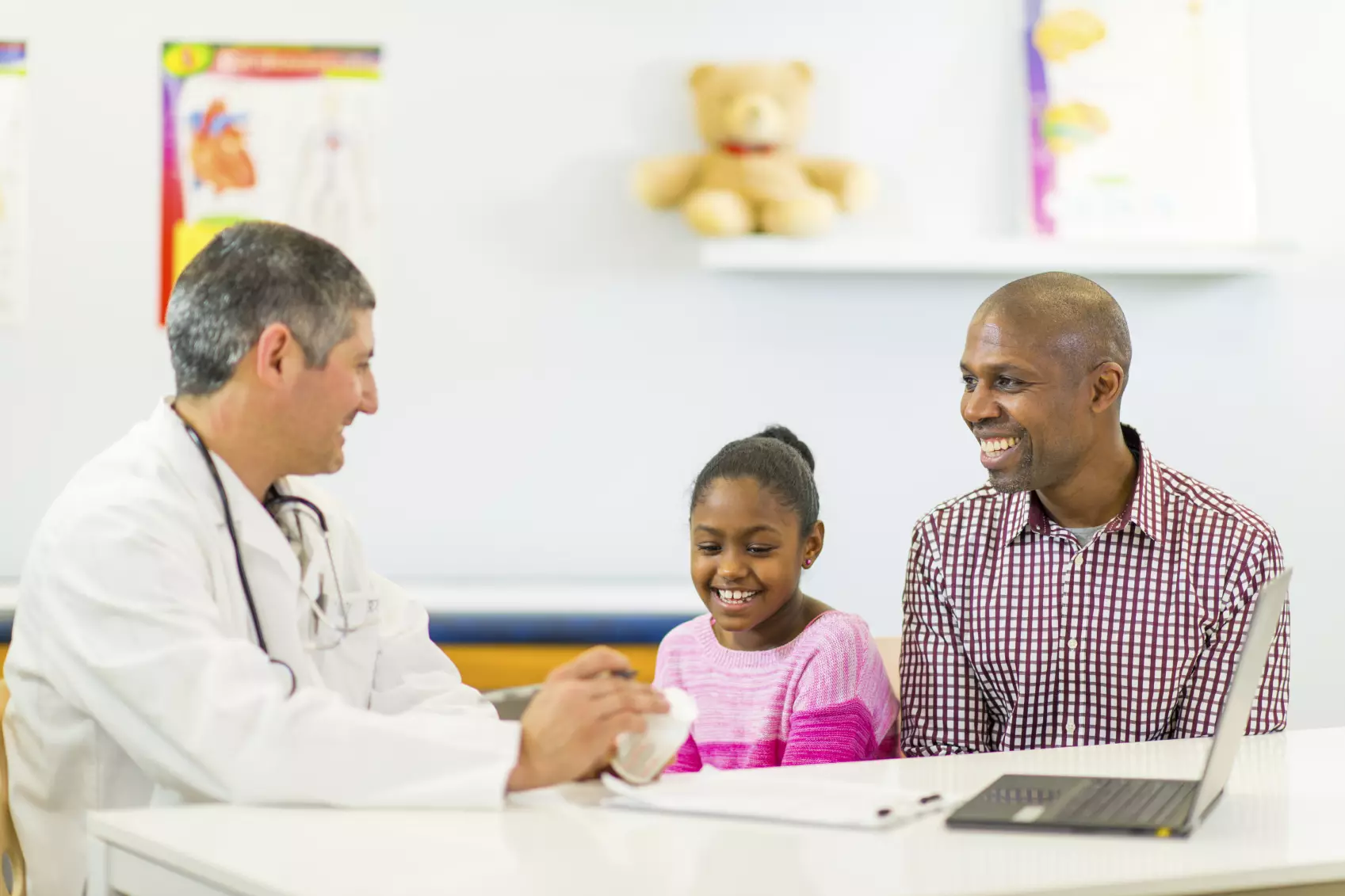 Az orvos az iskolakezdés előtt átnézi a család gyógyszereit, ami jó módja annak, hogy erősen kezdjük az évet.