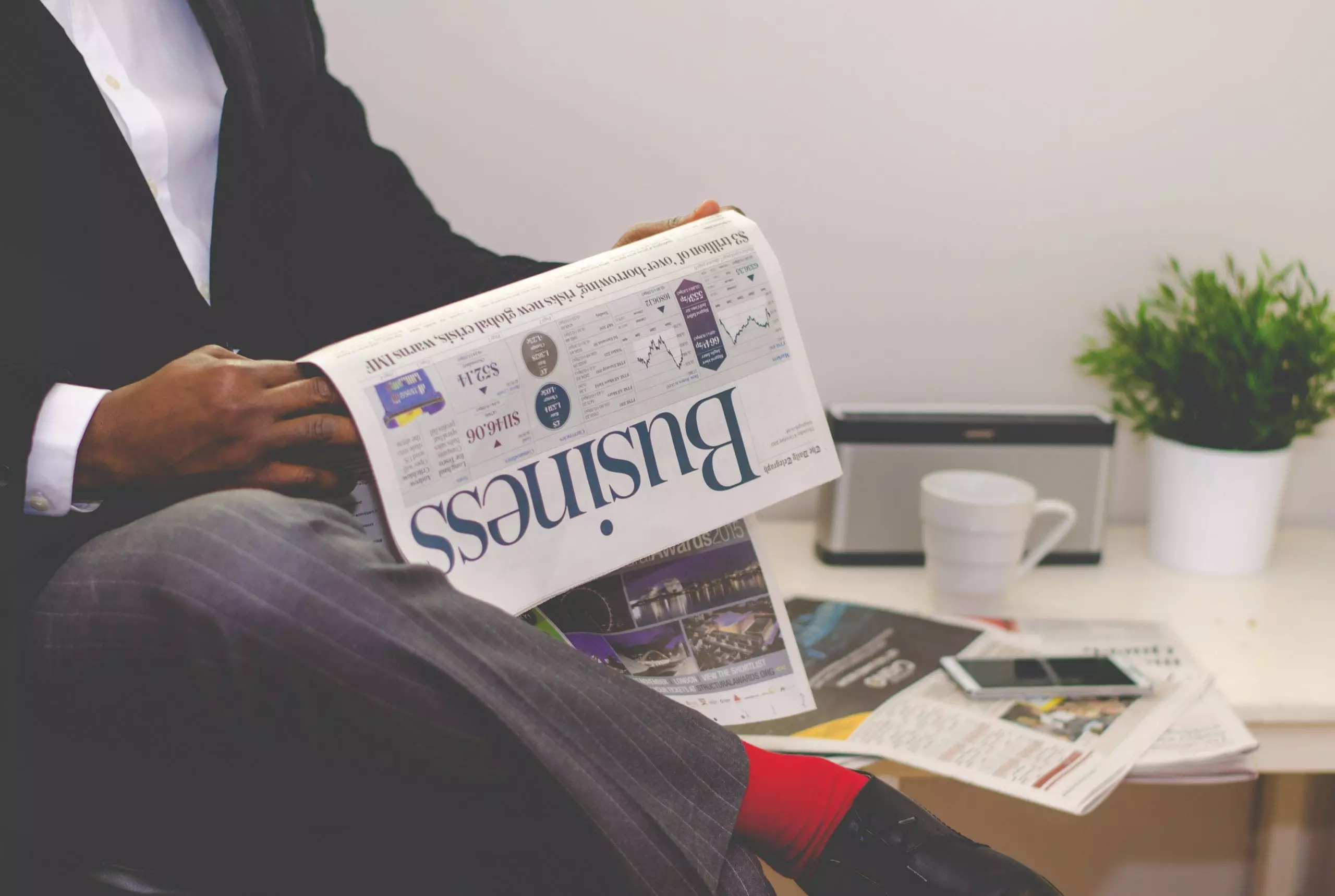 Siksè Karyè Bonè: Piblikasyon Biznis Man Reading